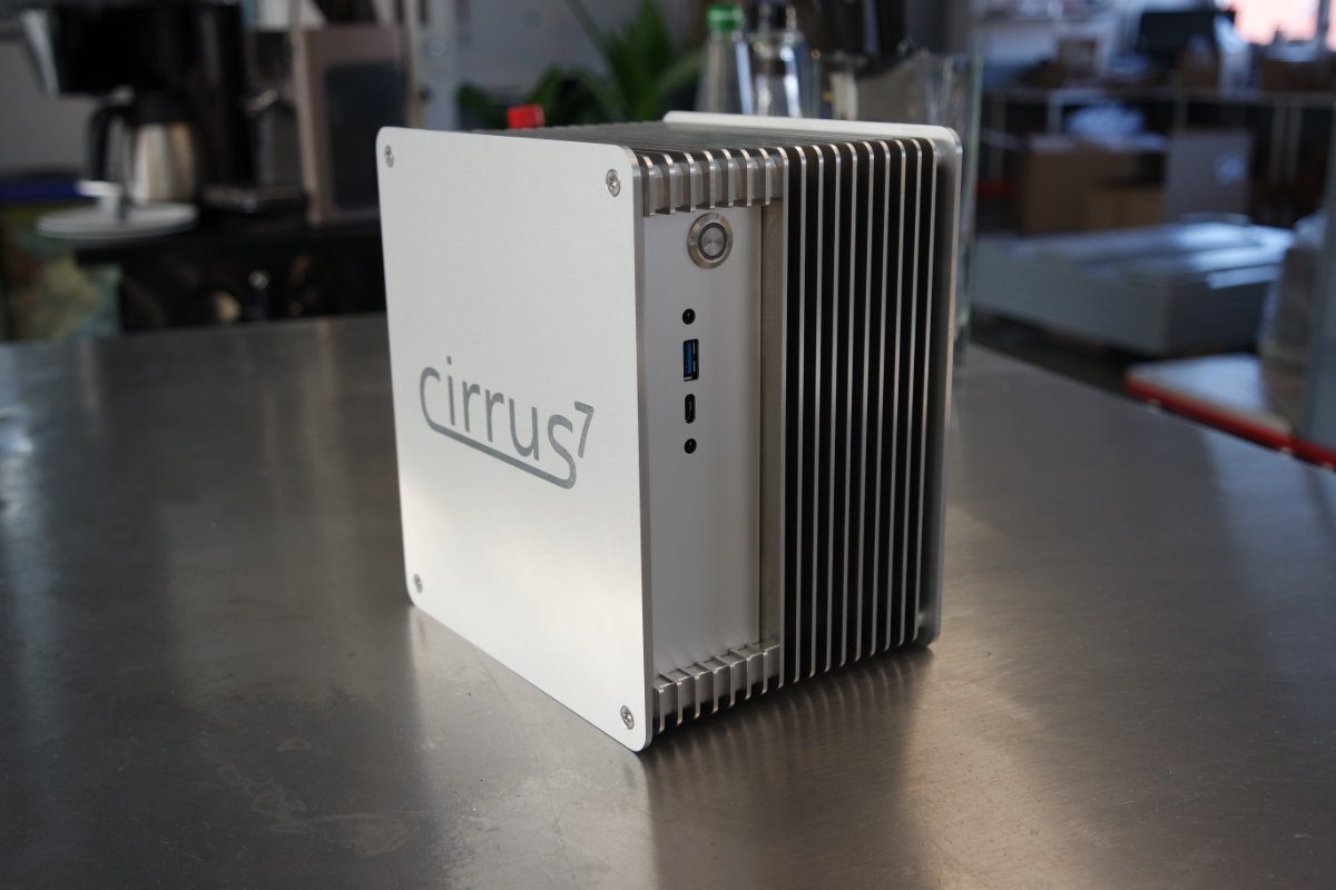 cirrus7 incus - lüfterloser mini-PC mit AMD Ryzen™ CPU